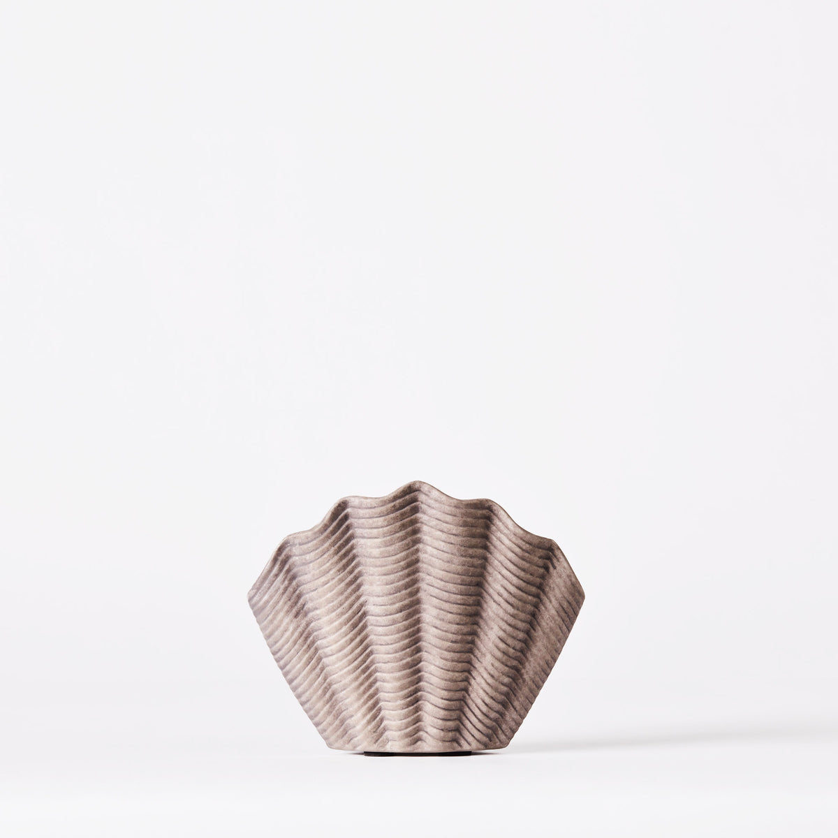 Concha Vase Medium Grey – Dusty Deco